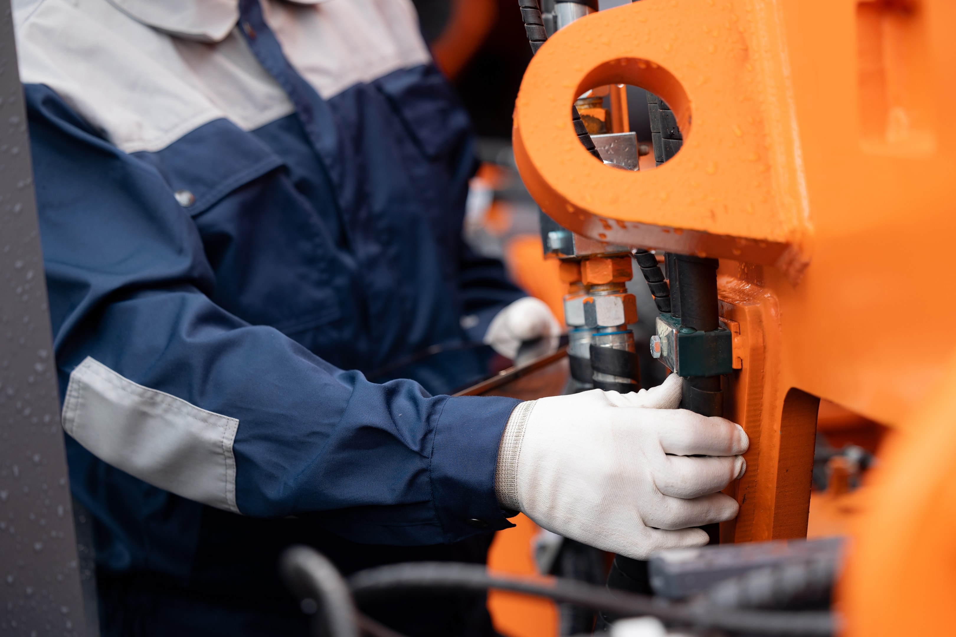 Pneumatic vs. Hydraulic Couplings: A Quick Guide - MCH Hydraulics Ltd